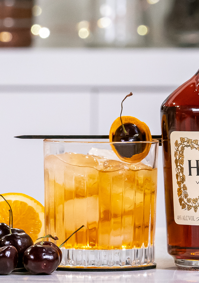 How To Make a French Connection Cocktail (Easy & Best Recipe with ...